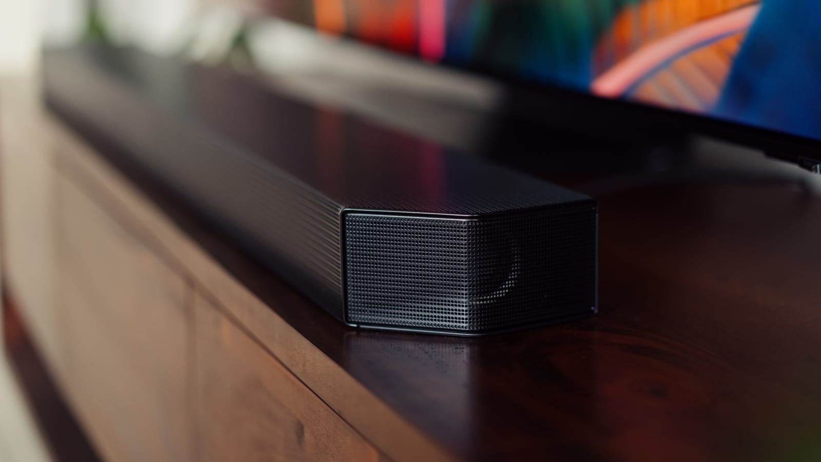 How The Samsung Q800C Soundbar Gets You Cinema-Quality Sound In Your ...