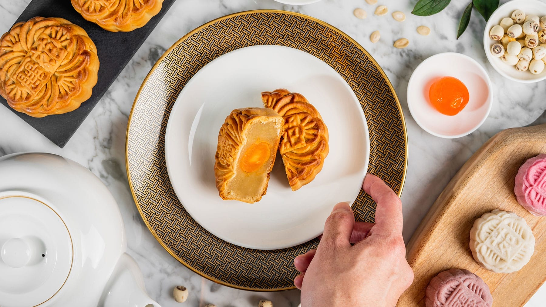 The Ultimate Mooncake Guide 2025—Mid-Autumn in Malaysia | Robb Report Malaysia