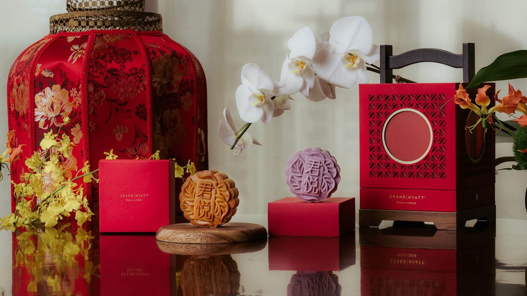 The Ultimate Mooncake Guide 2025—Mid-Autumn in Malaysia | Robb Report ...